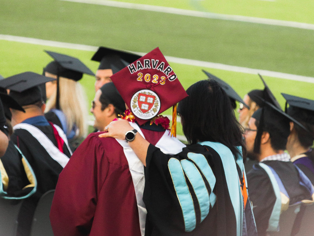 Master's Degree Graduation Gown: Ultimate Refined Regalia | Digibuddha